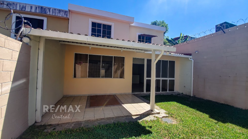 Casa en Alquiler en Bosques de Santa Elena 2 — Propiedades — RE/MAX Central El Salvador